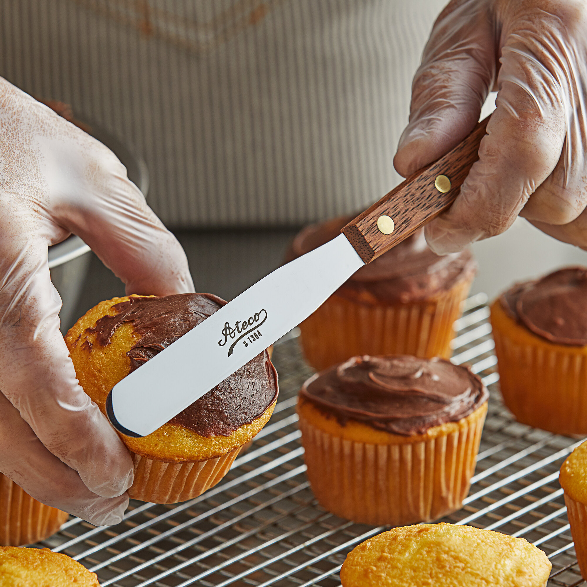 Ateco 1384 4 1/4" Blade Straight Baking / Icing Spatula with Wood ...